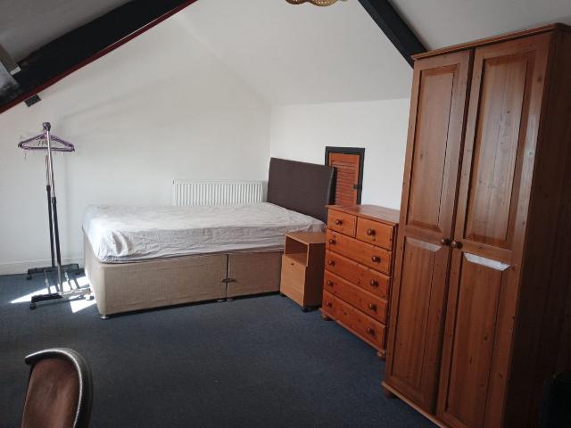 Page Street, Swansea SA1, Room to rent, £360 pcm | PrimeLocation