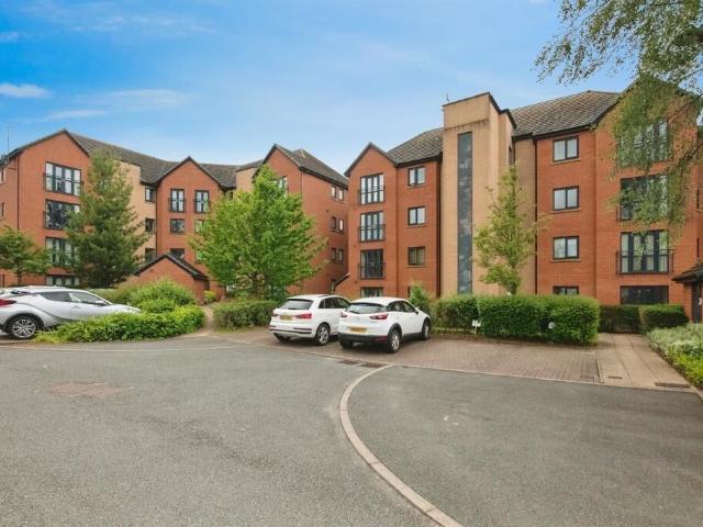 Pages Croft, Dudley DY1, 2 bed flat to rent, £975 pcm | PrimeLocation