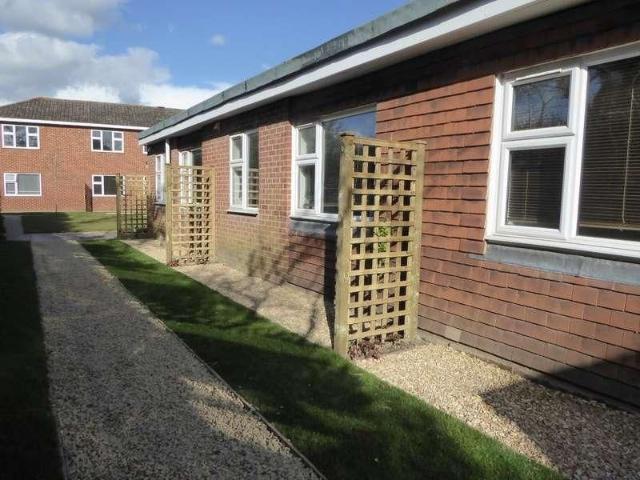 Pages Gardens, Reading Road, Pangbourne, Reading, RG8