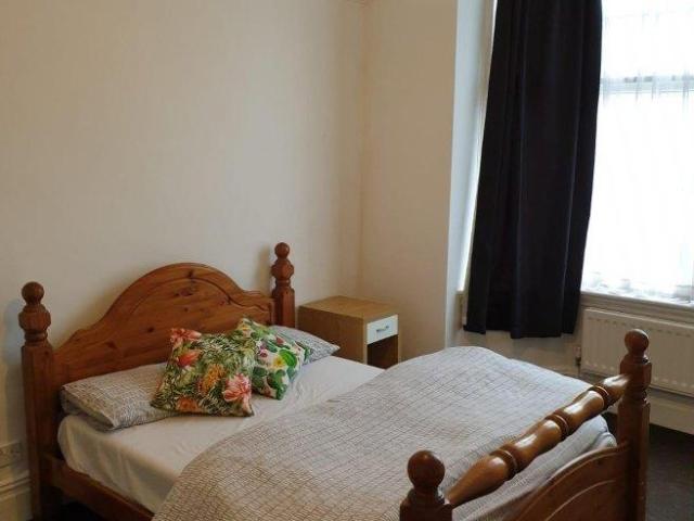 Paget Road 6 bed house share to rent £2,910 pcm £672 pw