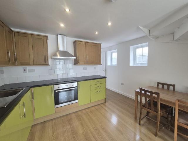 Paget Street, Cardiff, CF11 2 bed house to rent £1,075 pcm £248 pw