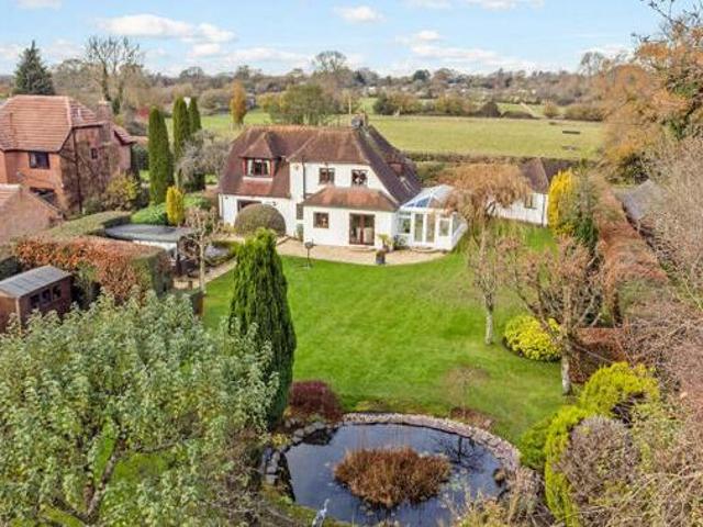 Paice Lane, Medstead, 3 Bedroom Detached