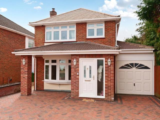 Painswick Close, Southampton SO31 4 bed detached house to rent £2,250 pcm £519 pw