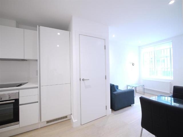 Paisley Court, 15 Clyde Square, London E14, 2 bed flat to rent, £1,995 pcm | PrimeLocation