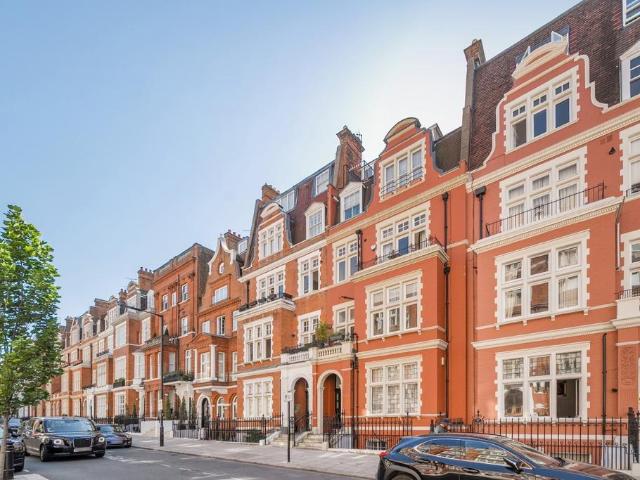 Palace Court London W2 2 bed flat to rent £3,500 pcm £808 pw