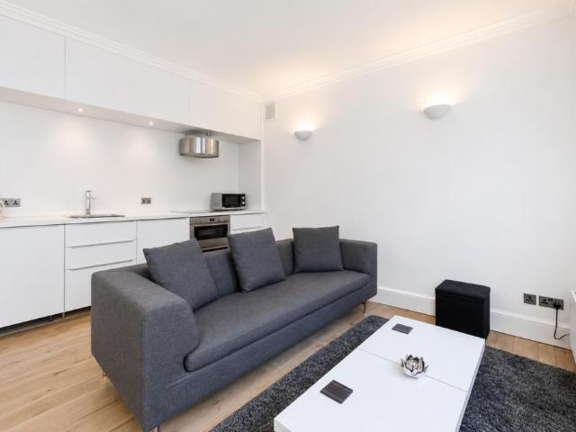 Palace Court London W2 2 bed flat to rent £3,500 pcm £808 pw