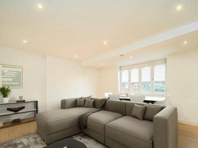 Palace Court, London, 2 Bedroom Apartment