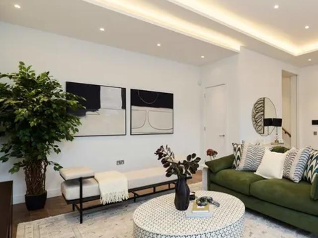 Palace Court Residences, 154 Bayswater Road, London, W2 4HP, United Kingdom | 3 bed duplex for rent #107822240 | Rentberry