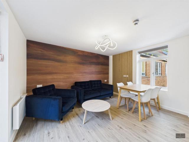 Palace Gate, Exeter EX1, 1 bed flat to rent, £1,300 pcm | PrimeLocation
