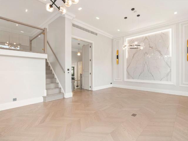 Palace Gate, Kensington W8, 3 bed flat to rent, £7,583 pcm | PrimeLocation