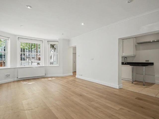 Palace Gardens Terrace, Kensington, W8 2 bed apartment to rent £3,500 pcm £808 pw