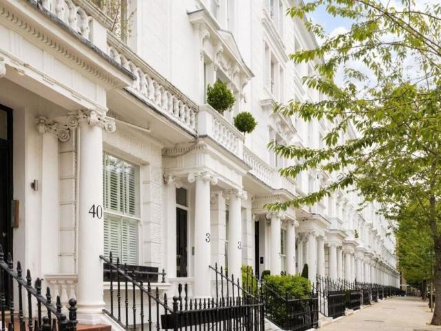 Palace Gardens Terrace, London W8, 2 bed flat to rent, £4,000 pcm | PrimeLocation