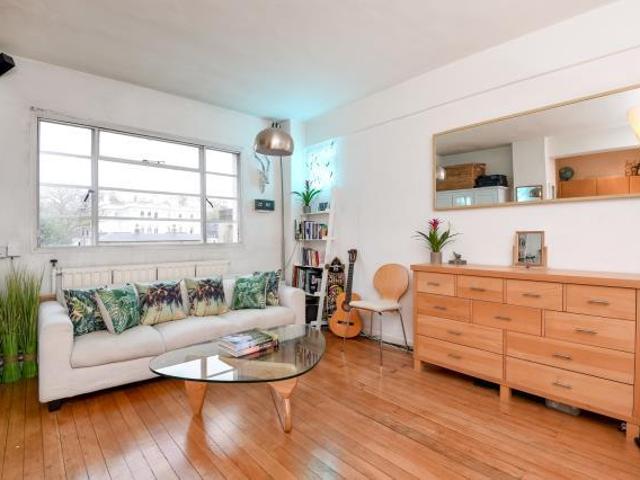 Palace Gardens Terrace, London, W8 Studio to rent £1,985 pcm £458 pw