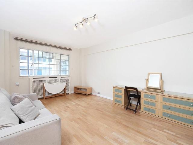 Palace Gardens Terrace London W8 Studio to rent £2,100 pcm £485 pw