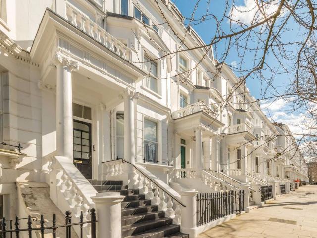 Palace Gardens Terrace W8, Studio to rent, £2,578 pcm | PrimeLocation