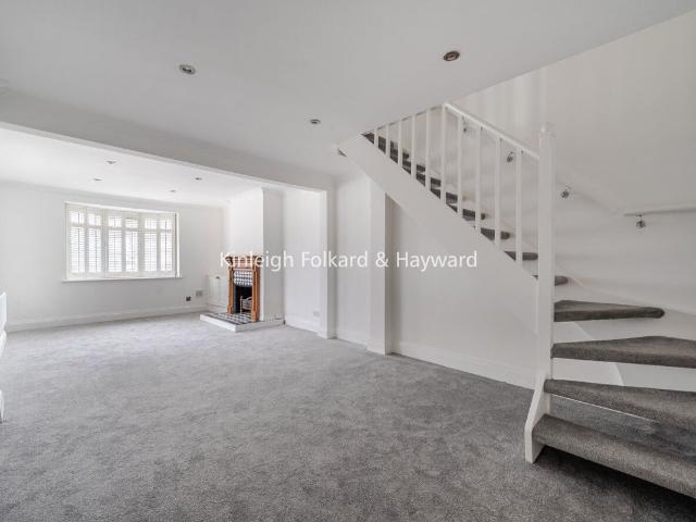 Palace Road, Bromley, Kent BR1, 2 bed end terrace house to rent, £2,200 pcm | PrimeLocation