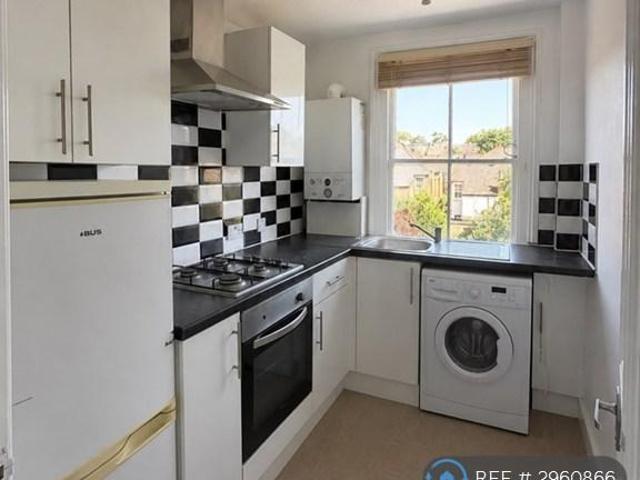 Palace Road, London, SW2 1 bed flat to rent £1,595 pcm £368 pw