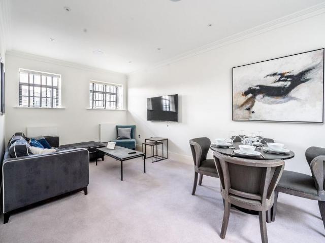 Palace Wharf, Hammersmith, London, W6 2 bed flat to rent £4,377 pcm £1,010 pw