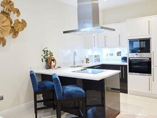 Palace Wharf, Hammersmith, London 1 bed flat to rent £3,033 pcm £700 pw
