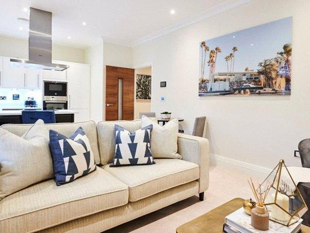 Palace Wharf, Rainville Road, London, W6 1 bed apartment to rent £3,142 pcm £725 pw