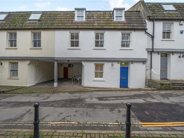 Palace Yard Mews, Bath, BA1 2 bed apartment to rent £1,700 pcm £392 pw