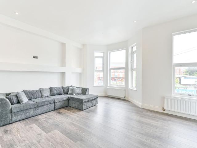 Palermo Road NW10, Kensal Green, London, 3 bed flat to rent, £3,800 pcm | PrimeLocation