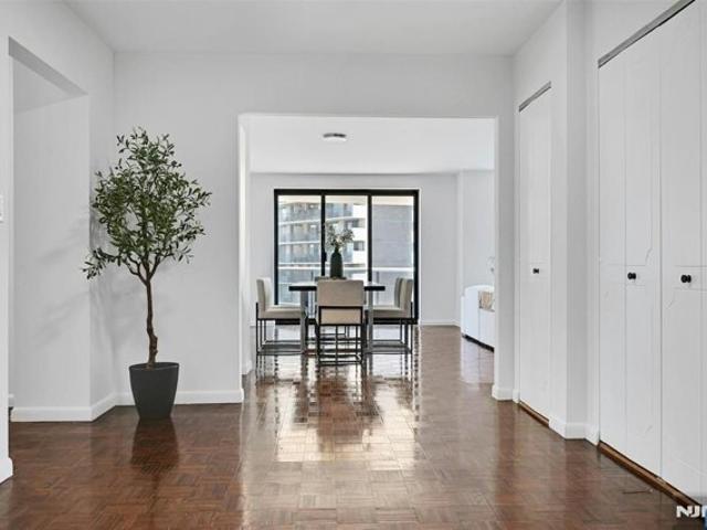 Palisade Ave Apt B, Fort Lee, Condo For Sale
