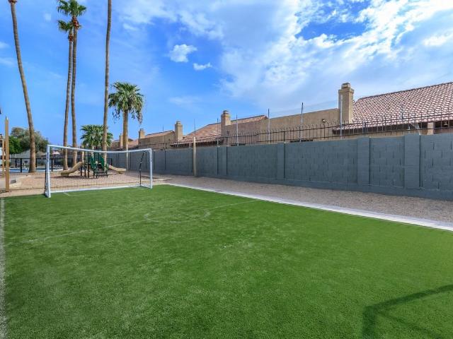 Palisade Park Aparments 1 Bedroom Apartment for Rent at 3001 N Black Canyon Hwy, Phoenix, AZ 85015