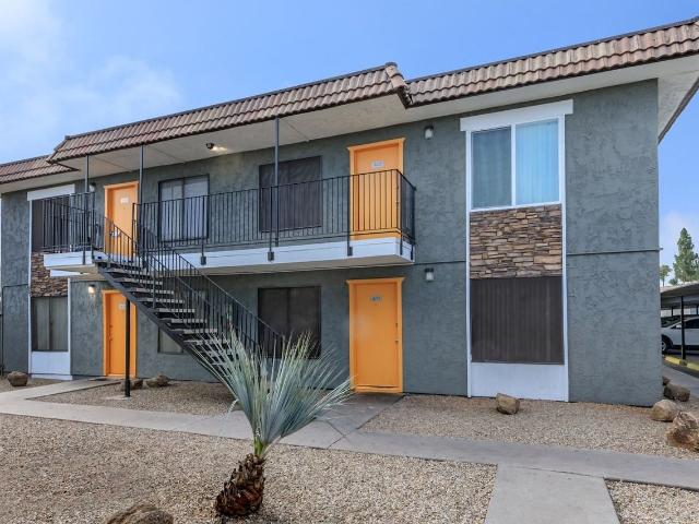 Palisade Park Aparments 2 Bedroom Apartment for Rent at 3001 N Black Canyon Hwy, Phoenix, AZ 85015