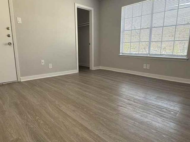 Palisades 1 Bedroom Apartment for Rent at 307 307 & 311 East 31st, Austin, TX 78705 North University