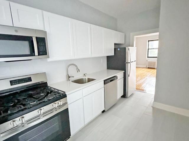 Palisades Towers 2 Bedroom Apartment for Rent at 1 W Palisades Blvd, Palisades Park, NJ 07650