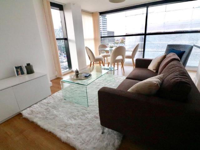 Pall Mall, Hamilton House, Liverpool. 2 bed flat to rent £1,295 pcm £299 pw