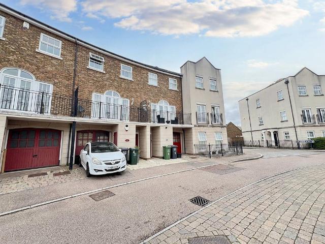 Palladian Circus, Greenhithe DA9 4 bed house to rent £2,400 pcm £554 pw