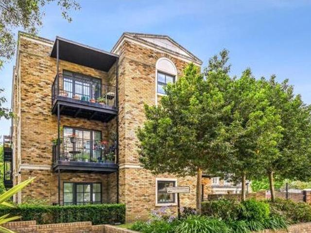 Palladian Gardens, London, 1 Bedroom Apartment