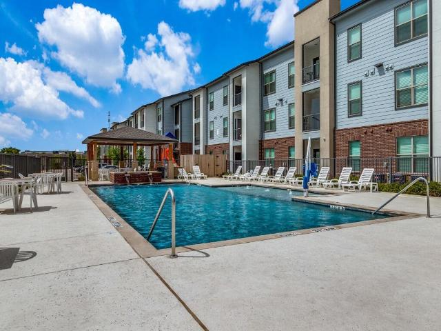 Palladium Dallas Stemmons 3 Bedroom Apartment for Rent at 2440 Southwell Rd, Dallas, TX 75229