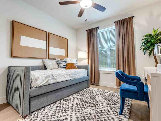 Palladium Houston Ella 2 Bedroom Apartment for Rent at 13420 Ella Blvd, Houston, TX 77067