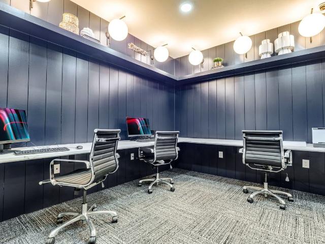 Palladium Houston Ella 2 Bedroom Apartment for Rent at 13420 Ella Blvd, Houston, TX 77067