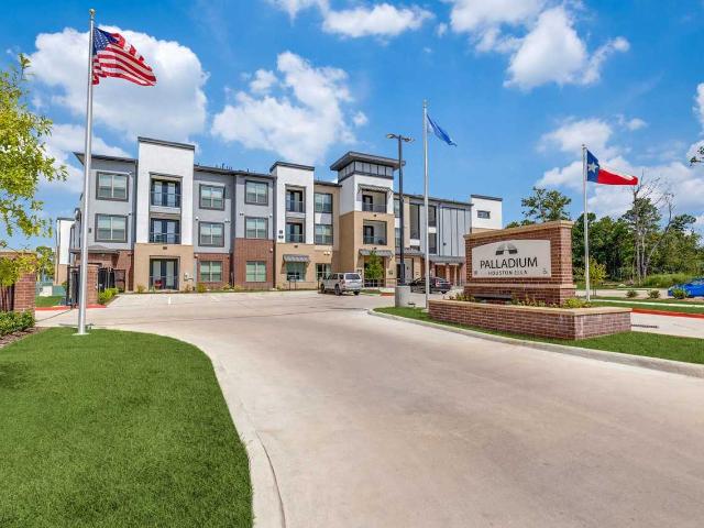 Palladium Houston Ella 2 Bedroom Apartment for Rent at 13420 Ella Blvd, Houston, TX 77067