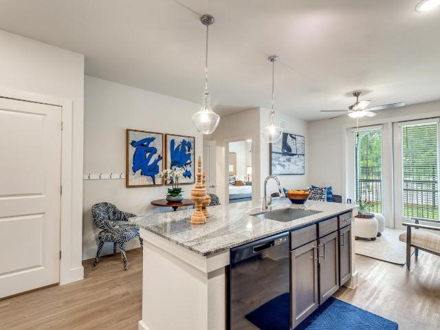 Palladium Houston Ella 2 Bedroom Apartment for Rent at 13420 Ella Blvd, Houston, TX 77067