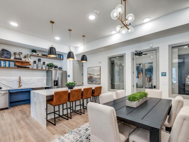 Palladium Oak Grove 1 Bedroom Apartment for Rent at 932 Oak Grove Rd, Fort Worth, TX 76115 Southland Terrace