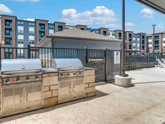 Palladium Oak Grove 2 Bedroom Apartment for Rent at 932 Oak Grove Rd, Fort Worth, TX 76115 Southland Terrace