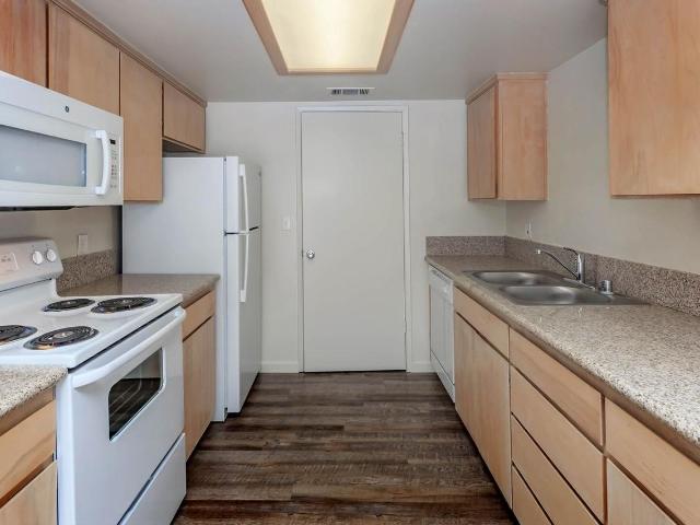 Palm Mission Village 2 Bedroom Apartment for Rent at 6549 N Palm Ave, Fresno, CA 93704