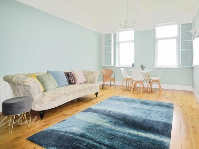 Palm Bay Avenue Margate CT9 2 bed apartment to rent £1,150 pcm £265 pw