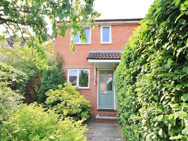 Palm Close, Wymondham, Norfolk NR18, 2 bed property to rent, £975 pcm | PrimeLocation