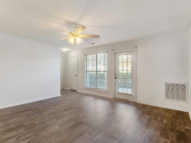 Palm Club Apartment Homes 2 Bedroom Apartment for Rent at 111 S Palm Dr, Brunswick, GA 31525