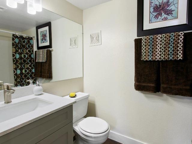 Palm Crest at Station 40 3 Bedroom Apartment for Rent at 3816 N 83rd Ave, Phoenix, AZ 85033
