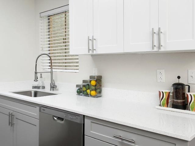 Palm Crest at Station 40 2 Bedroom Apartment for Rent at 3816 N 83rd Ave, Phoenix, AZ 85033