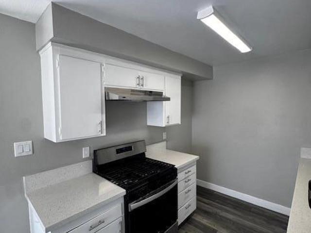 Palm Gardens 2017, LLC 2 Bedroom Apartment for Rent at 1220 Bryan Ave, Tustin, CA 92780 Tustin