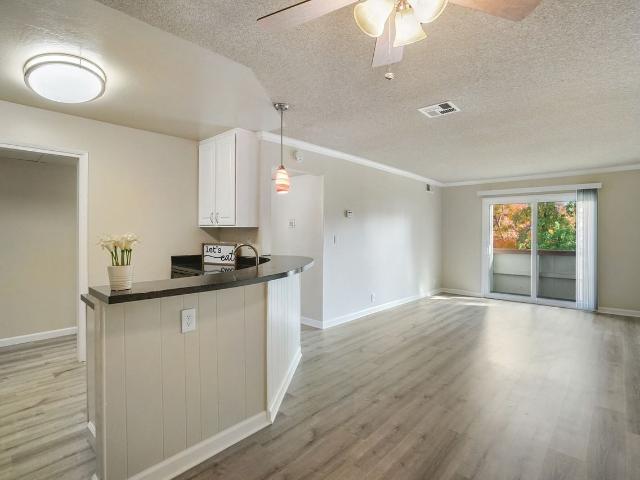 Palm Lake Studio Apartment for Rent at 780 Oak Grove Rd, Concord, CA 94518