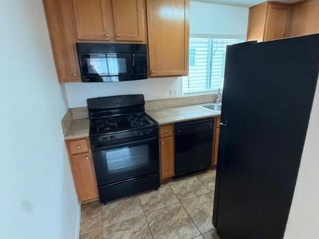 Palm Terrace Condos Studio Apartment for Rent at 4654 33rd St, San Diego, CA 92116 Normal Heights
